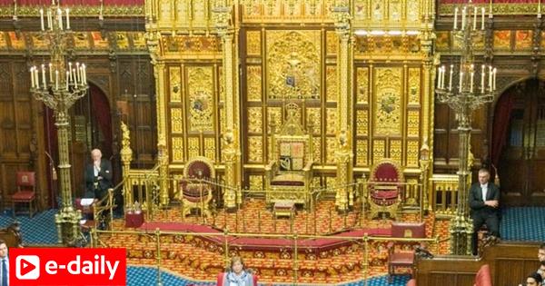10 τραγούδια που γράφτηκαν για την βασίλισσα Ελισάβετ (video) | E-Daily.gr